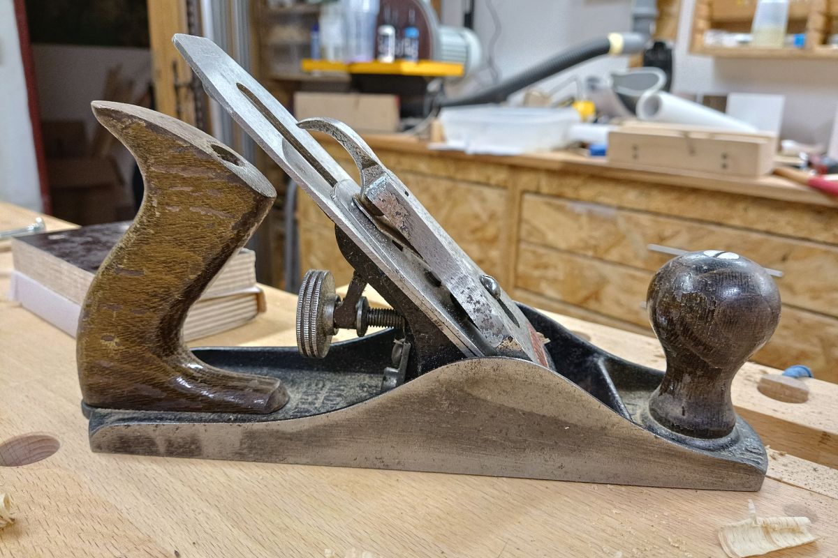 Hobel Restauration mit Fine Woodwork - HeliaCARE